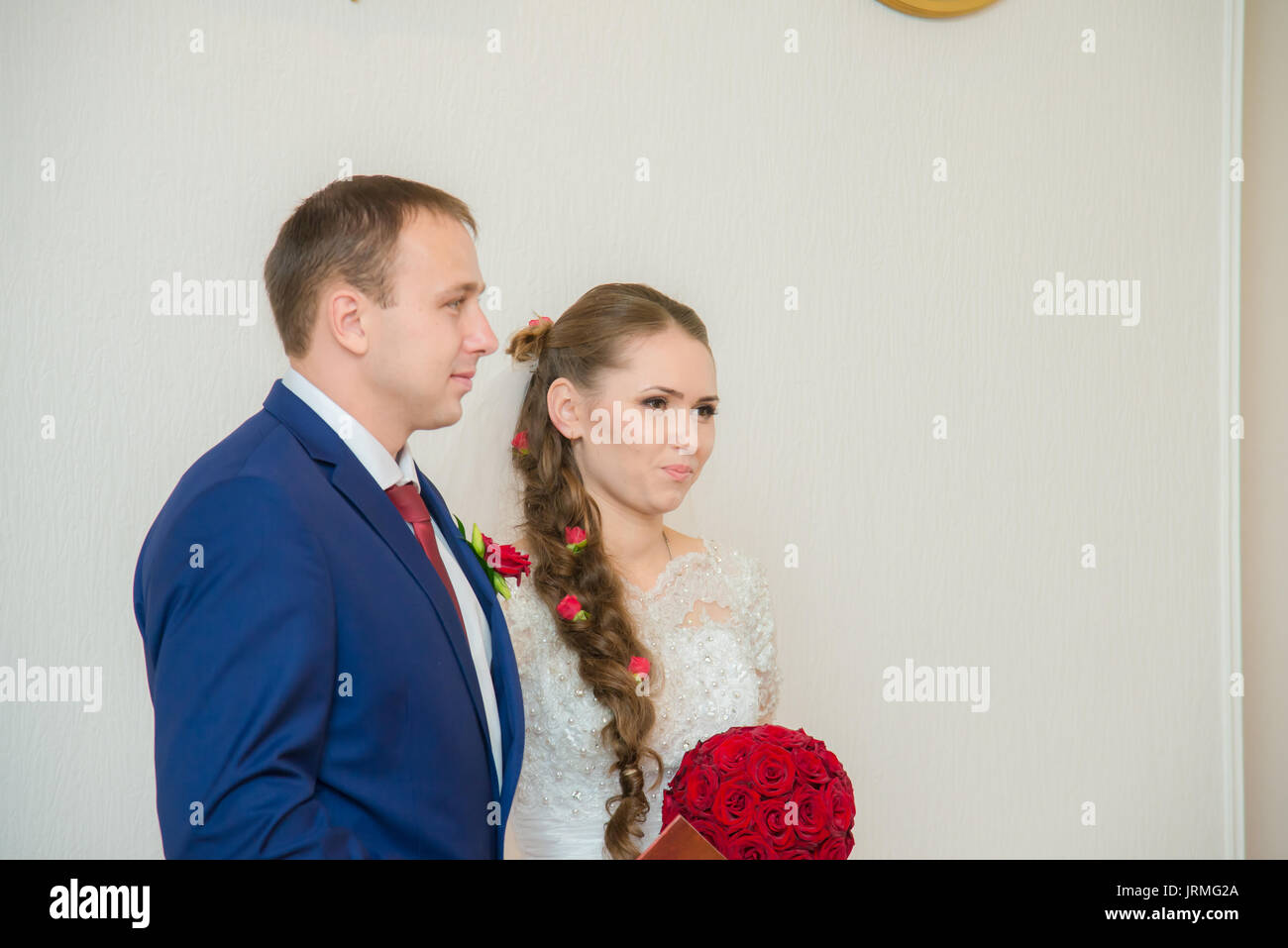 Beautiful married couple in the wedding day Stock Photo - Alamy