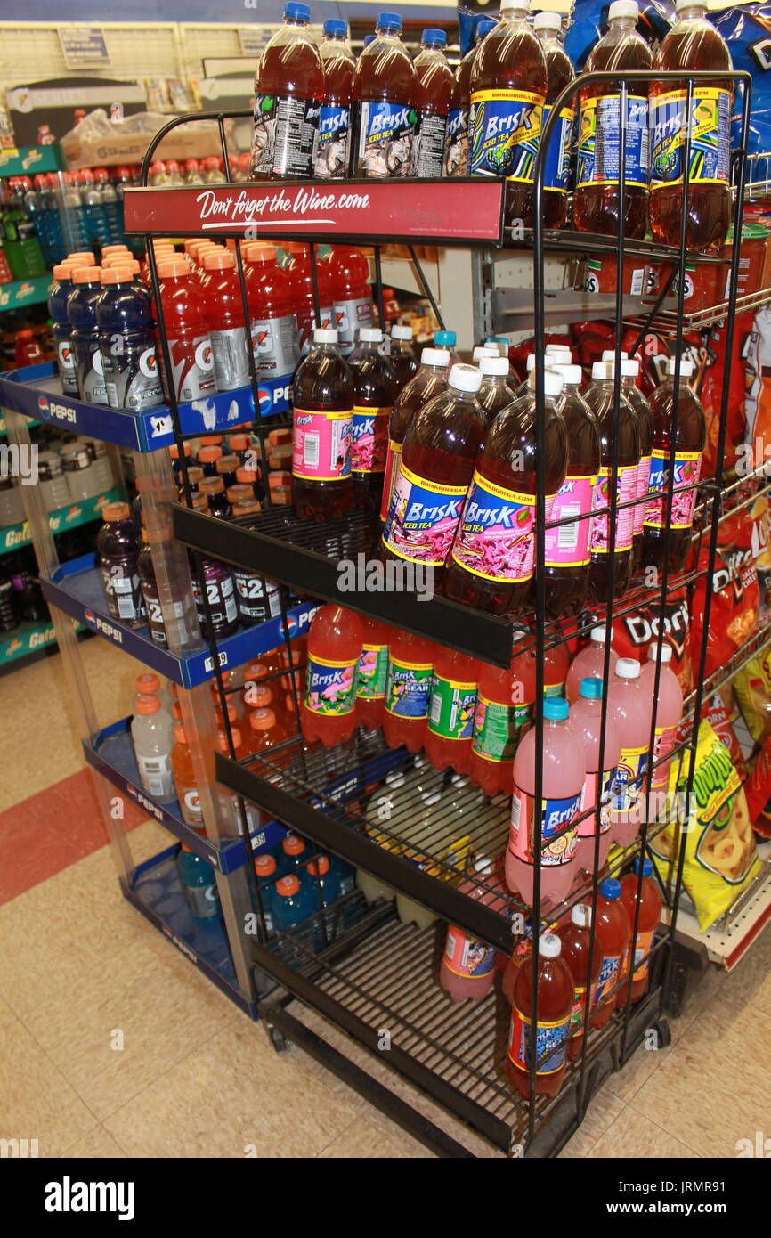 Variety store shelves hi-res stock photography and images - Alamy