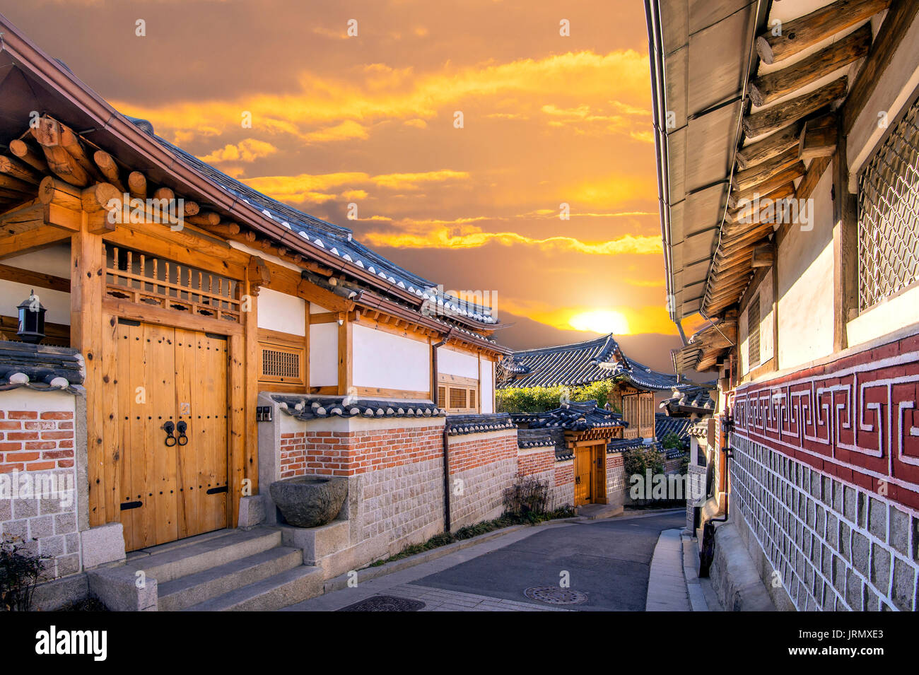 Bukchon Hanok Village,Traditional Korean style architecture in Seoul ...