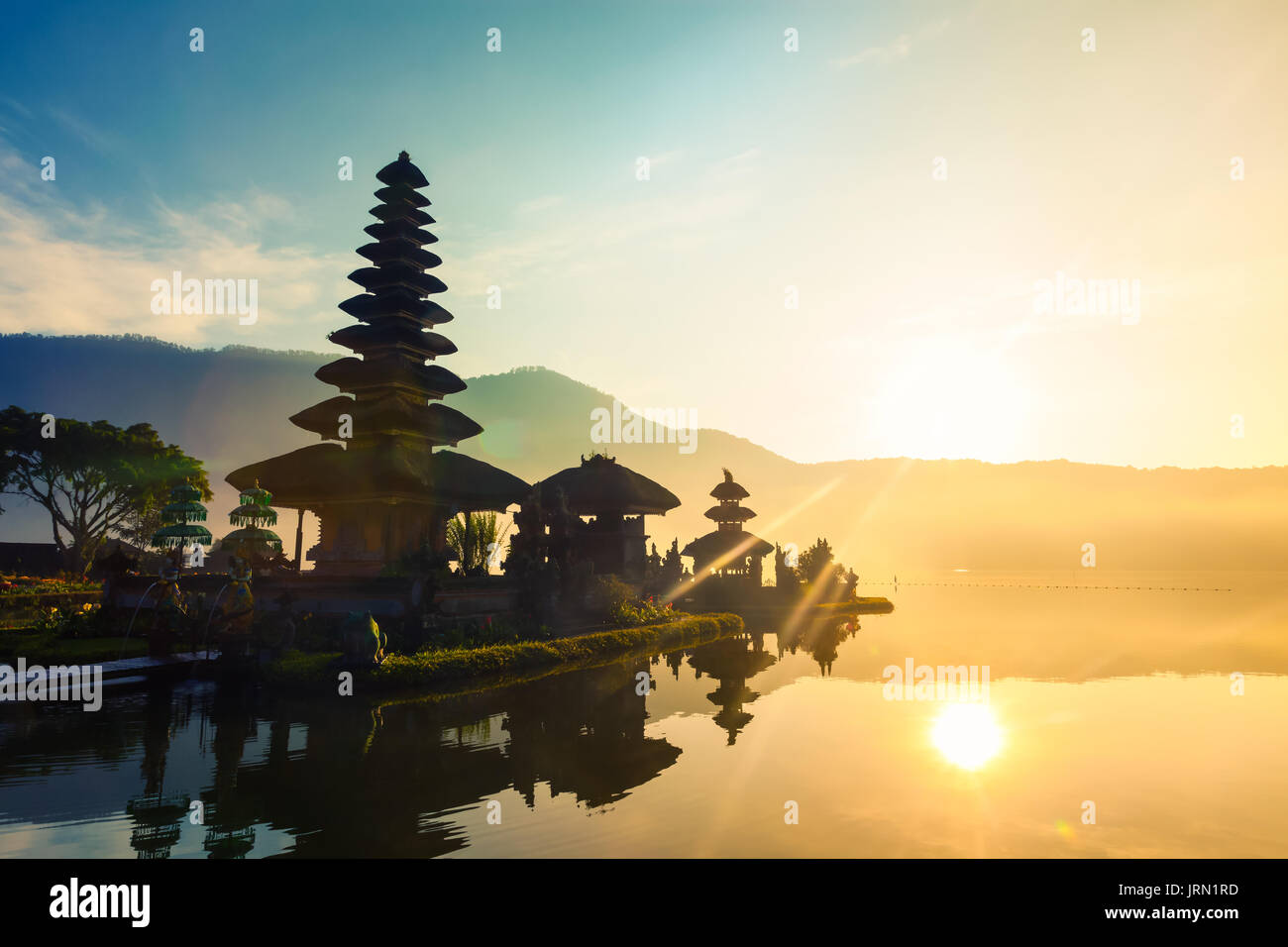 Ulun danu bratan temple hi-res stock photography and images - Alamy