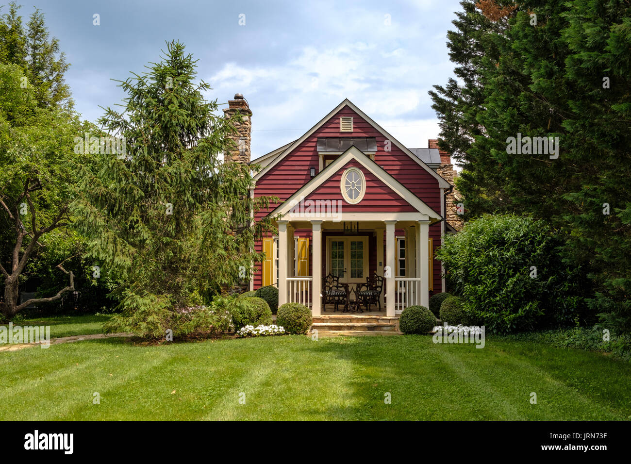 Gamekeepers Cottage High Resolution Stock Photography and Images - Alamy
