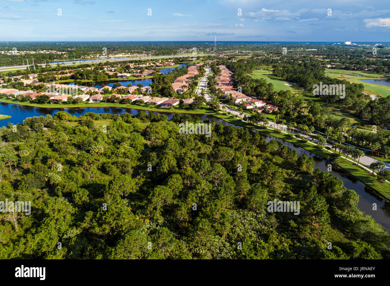 Overhead scenery hi-res stock photography and images - Alamy
