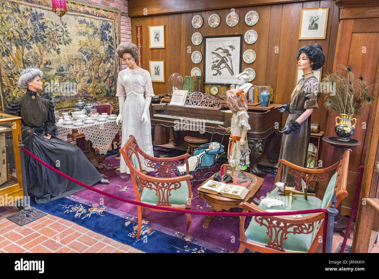 19th century parlor hi-res stock photography and images - Alamy