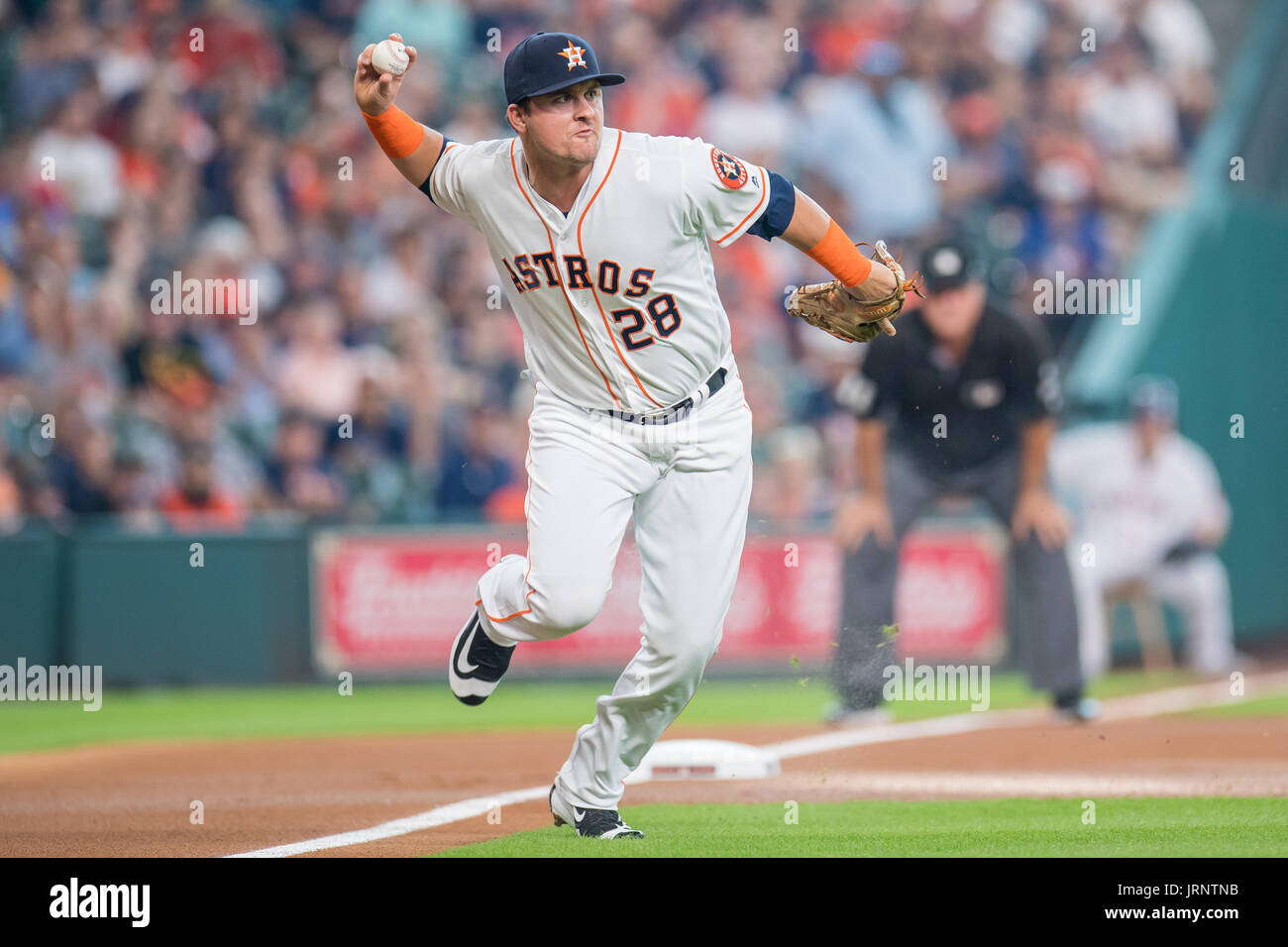 August 5, 2017: Houston Astros third baseman J.D. Davis (28) fires the ...