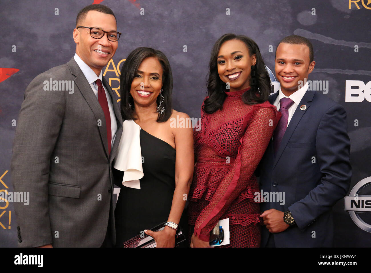 Newark, New Jersey, USA. 5th Aug, 2017. Honoree Suzanne Shank attends ...