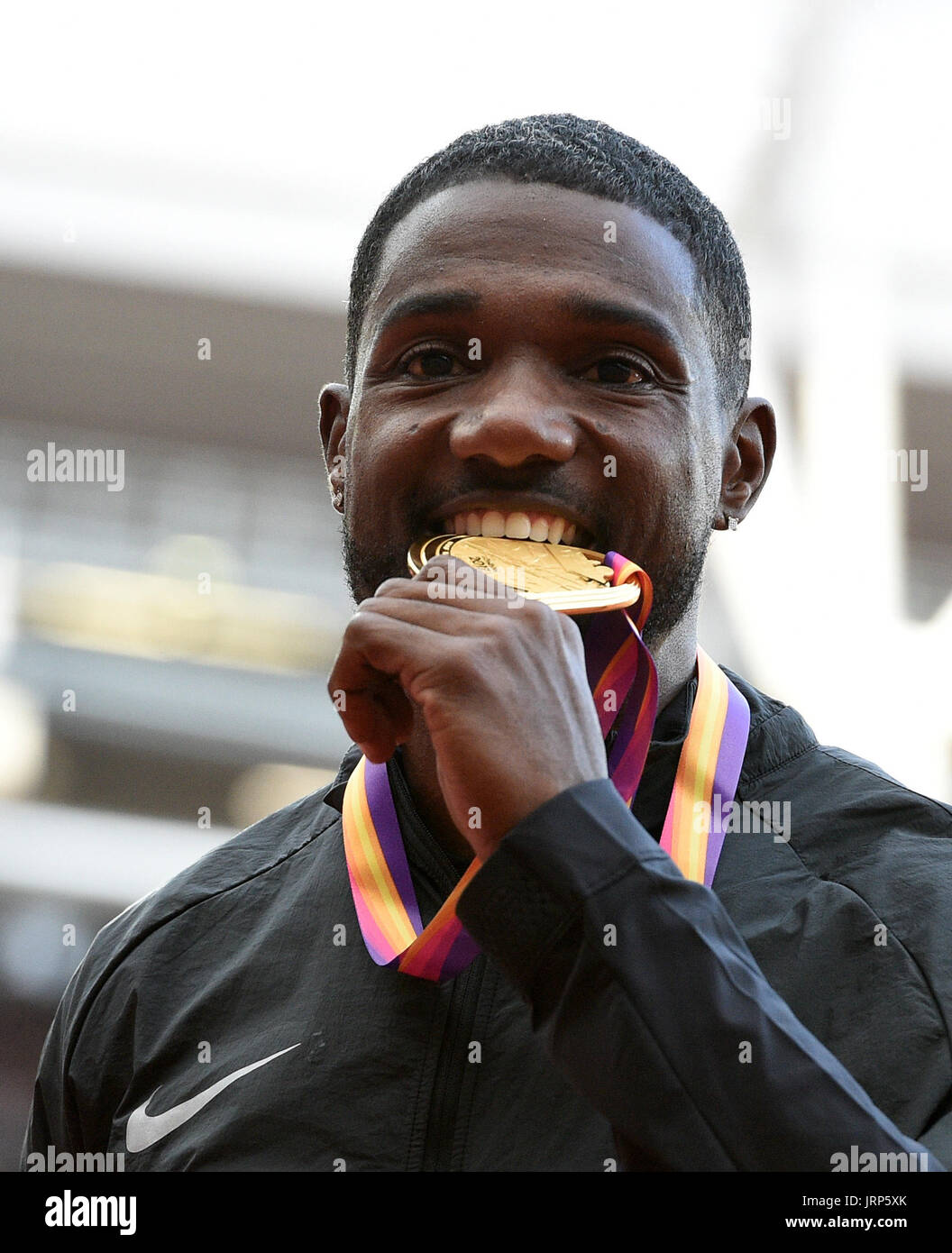 London, UK. 6th Aug, 2017. Justin Gatlin of the USA receives his gold ...