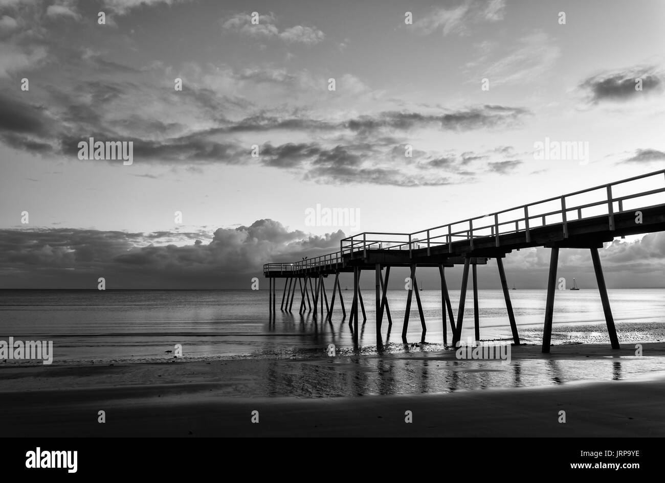 Breakwater jetties Black and White Stock Photos & Images - Alamy