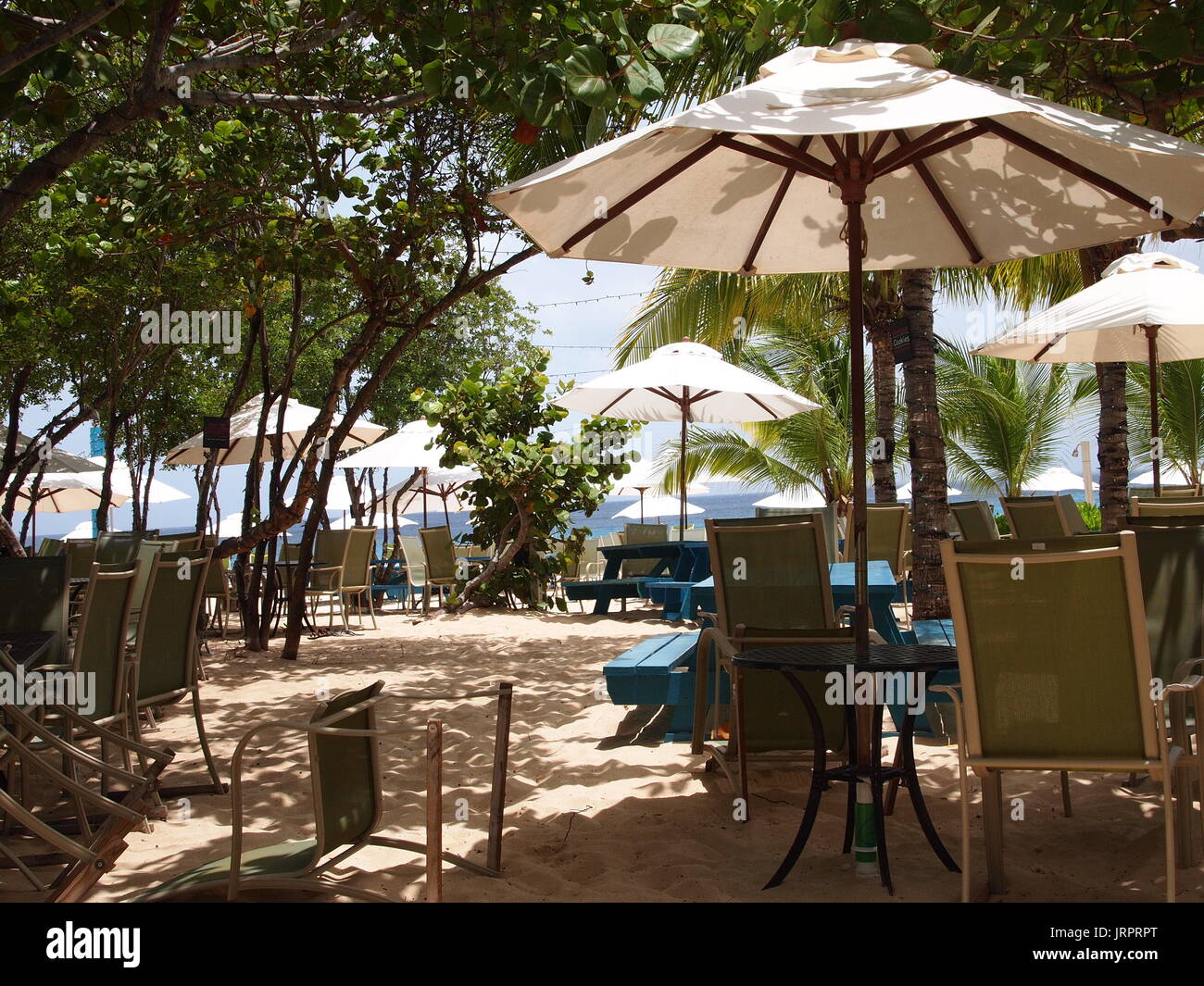 Shady shack hi-res stock photography and images - Alamy