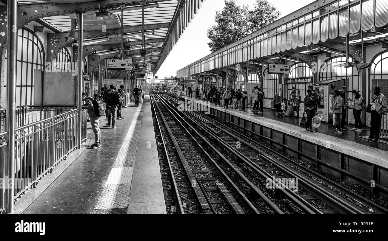 Platform of Paris East station - Gare de L Est - PARIS / FRANCE ...