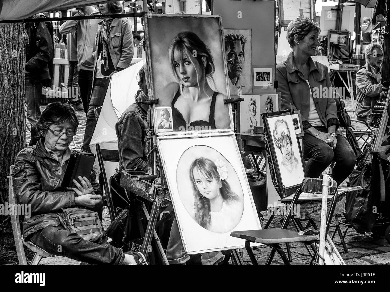 Art Painters and artists waiting for clients on Montmartre - PARIS ...