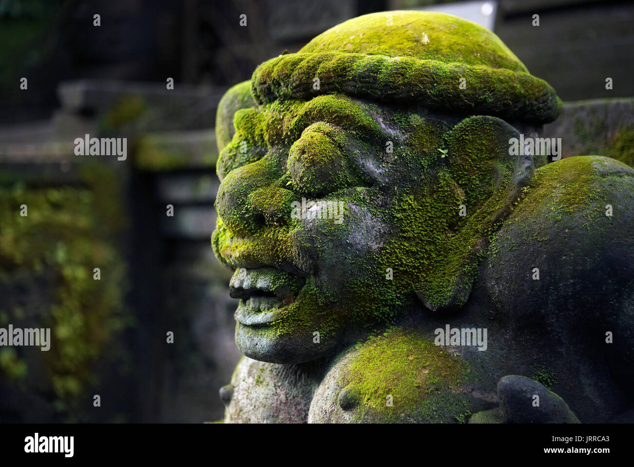 Scary statue hi-res stock photography and images - Alamy