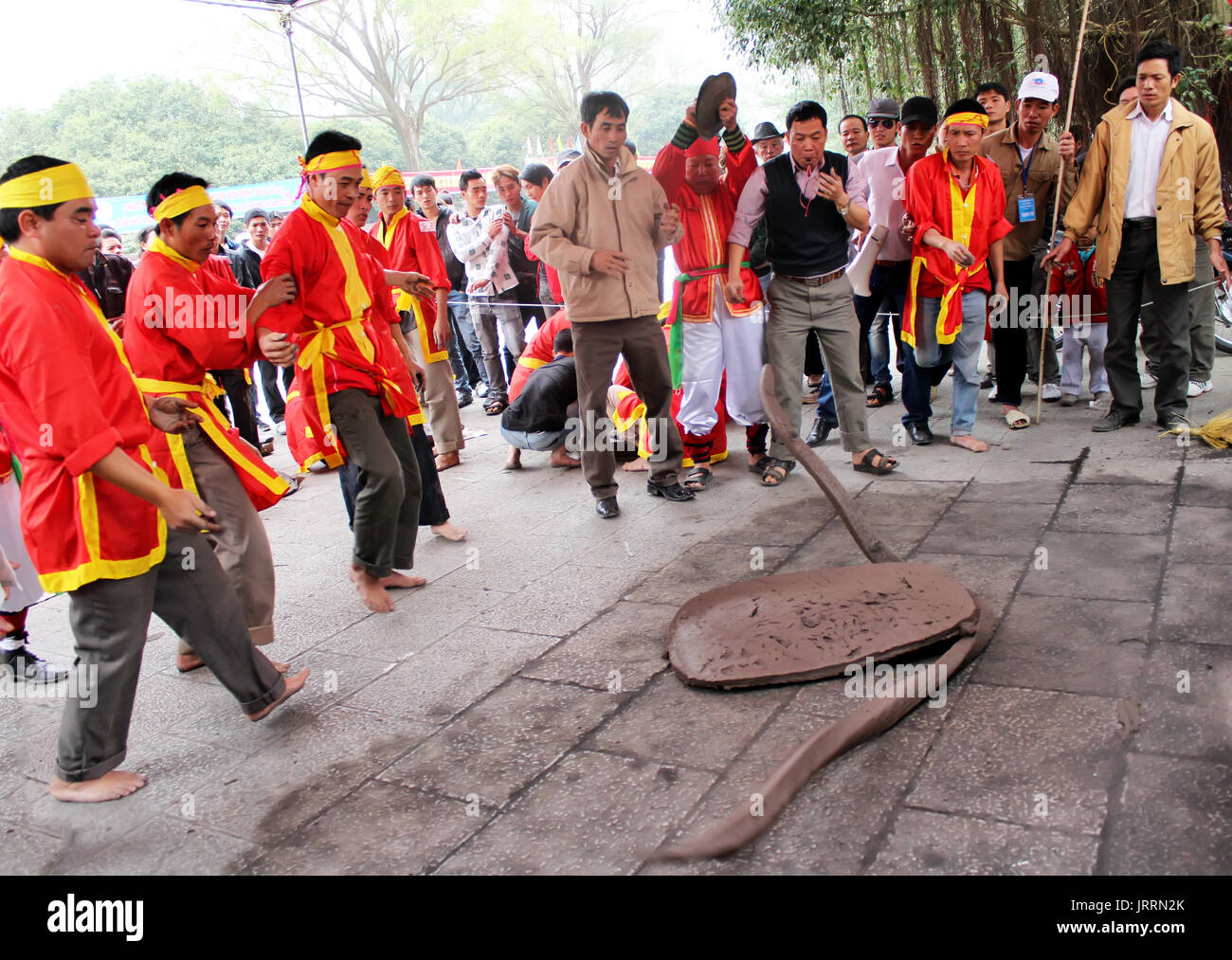 HAI DUONG, VIETNAM, February, 25: Vietnamese farmers play firecracker ...