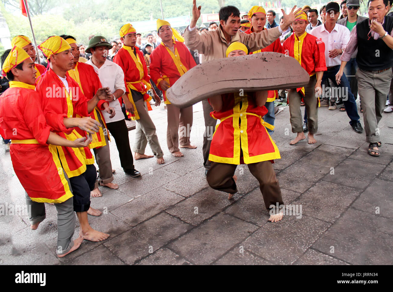 Vietnamese traditional games hi-res stock photography and images - Alamy