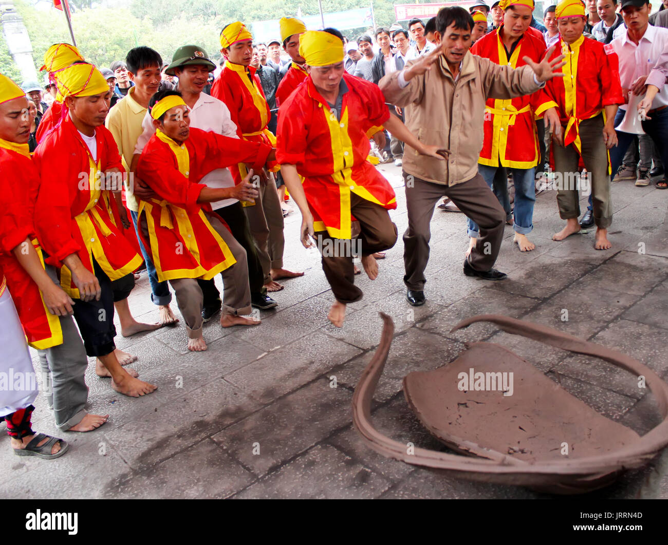 Vietnamese traditional games hi-res stock photography and images - Alamy