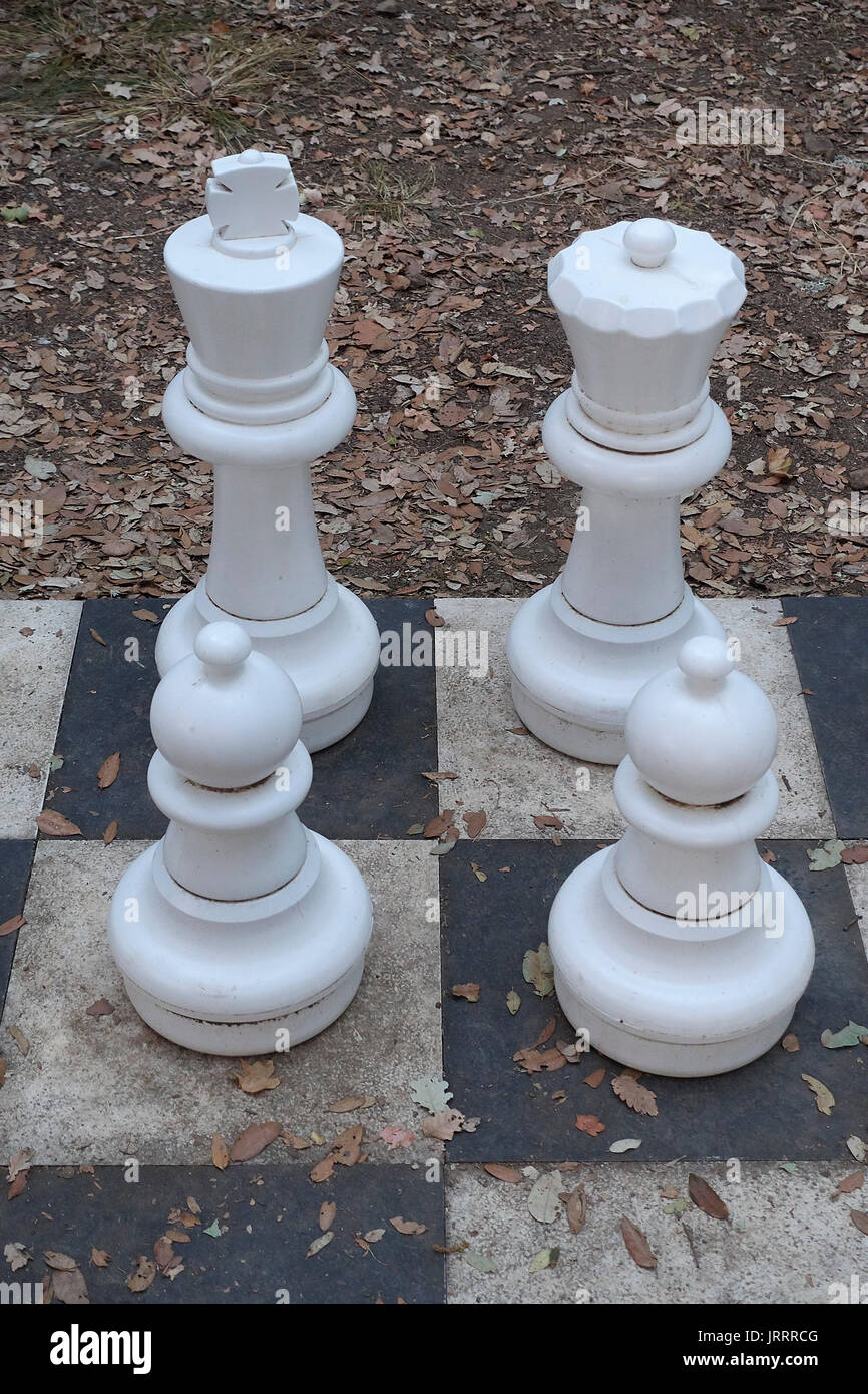 Close up giant chess pieces hi-res stock photography and images - Alamy
