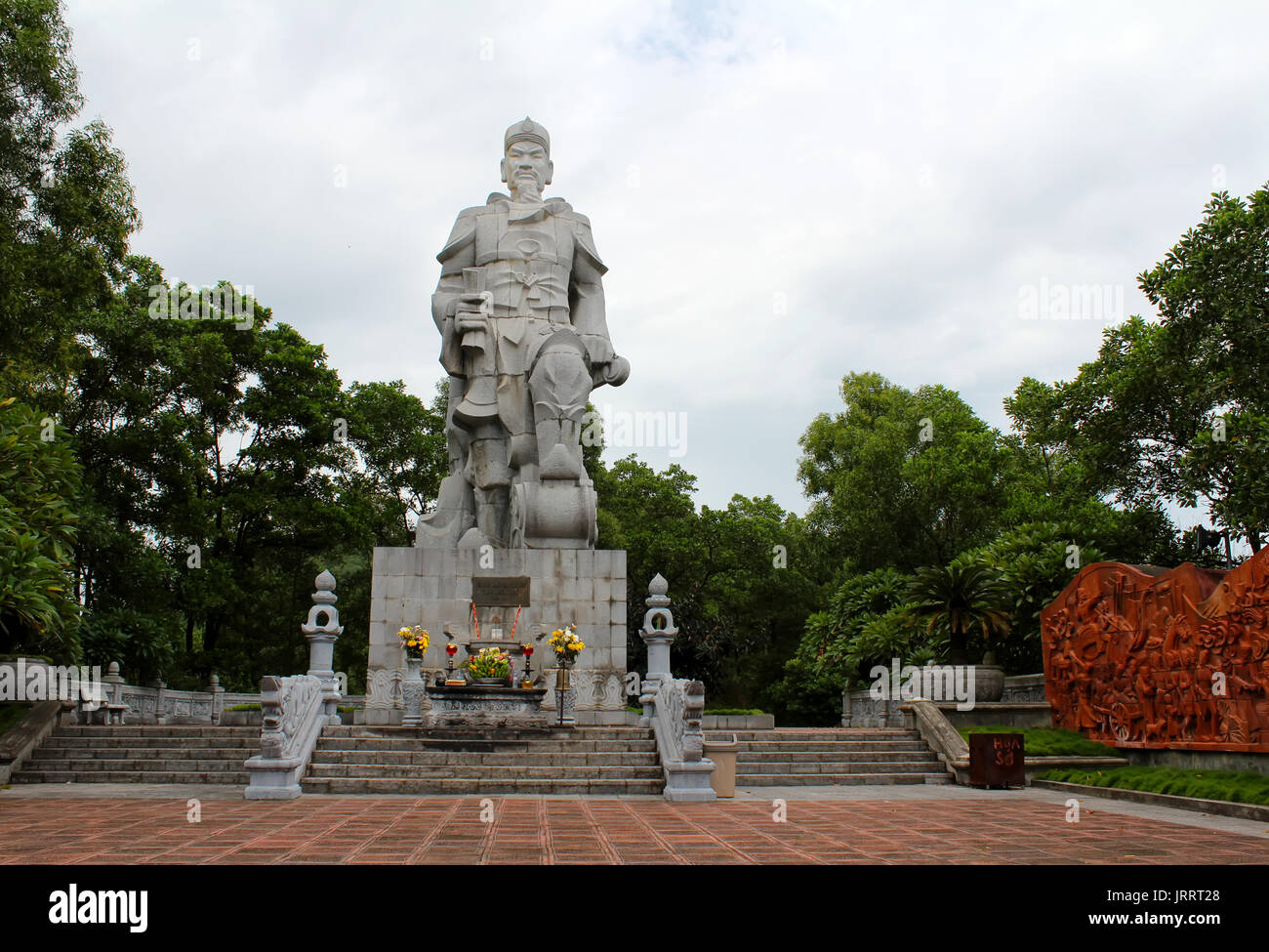 god statue in the temple Stock Photo - Alamy