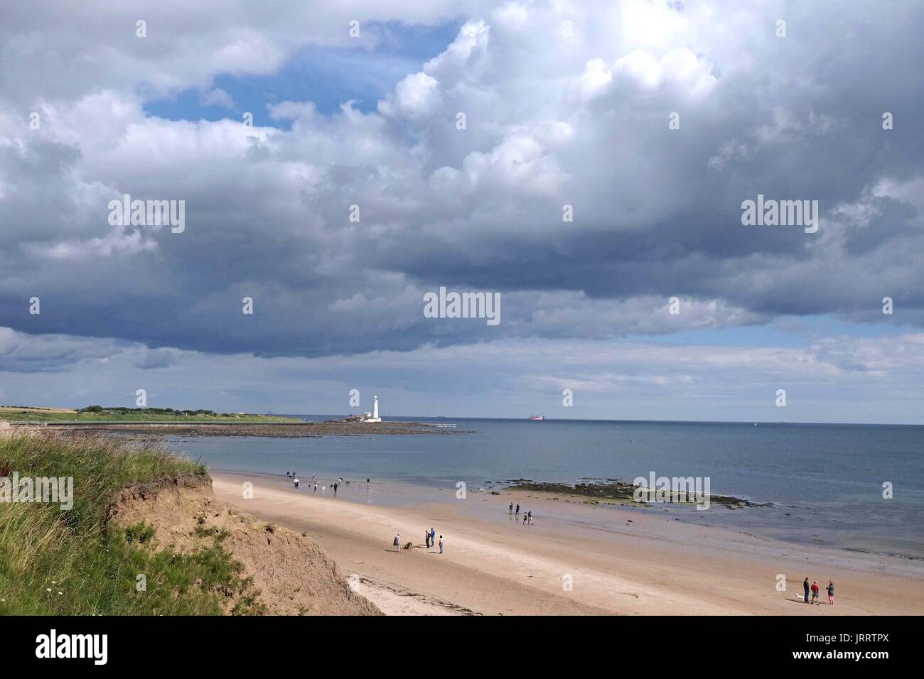 A beautiful day on Whitley Bay beach in North Tyneside Stock Photo - Alamy