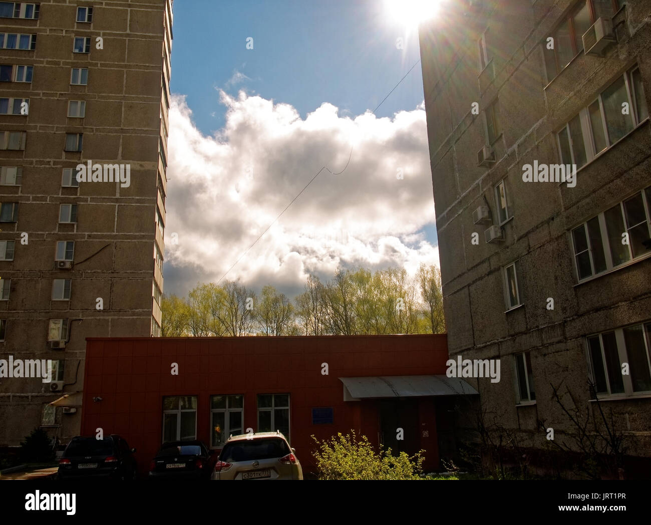 Pathway between houses hi-res stock photography and images - Alamy