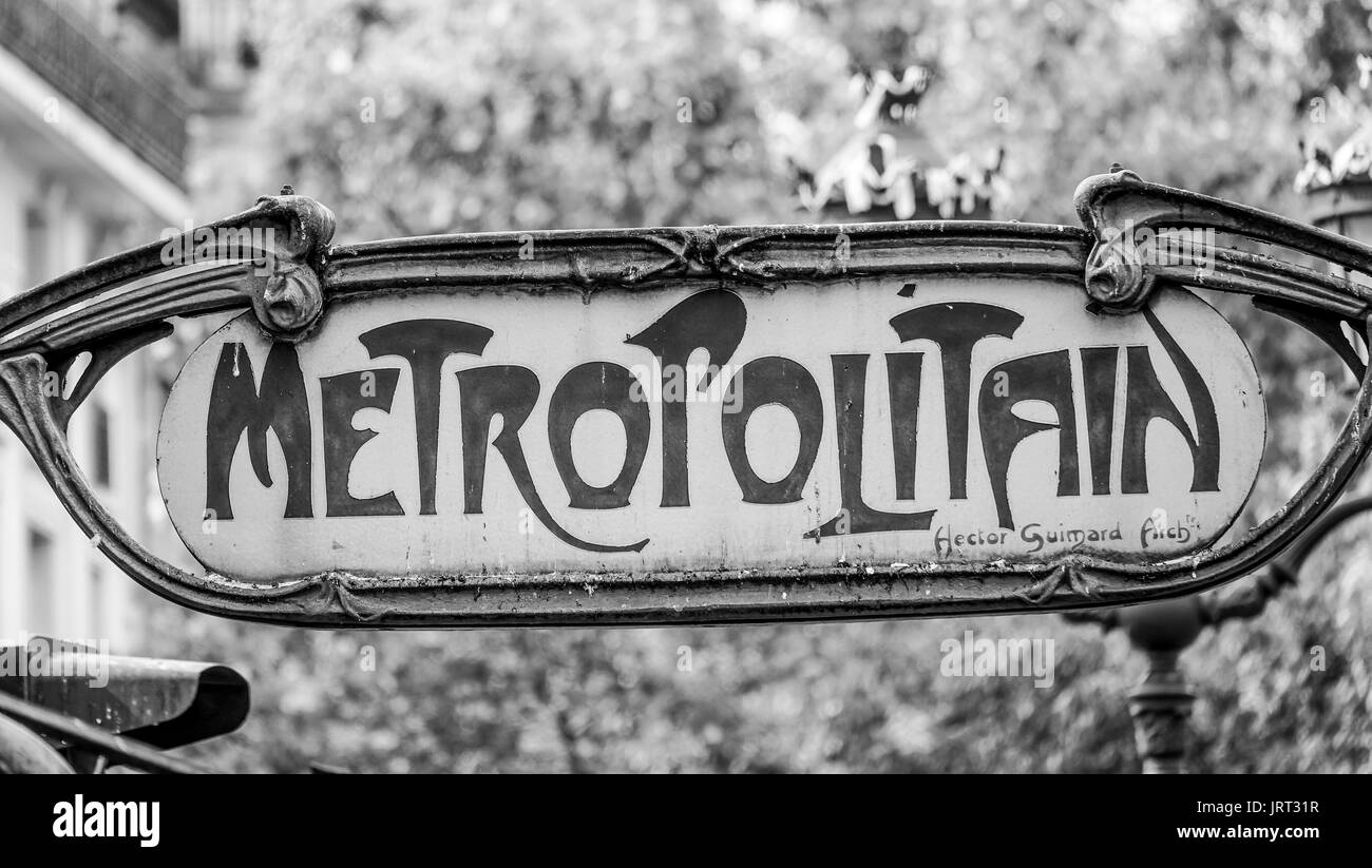 Metropolitain sign - the Paris underground metro station - PARIS ...
