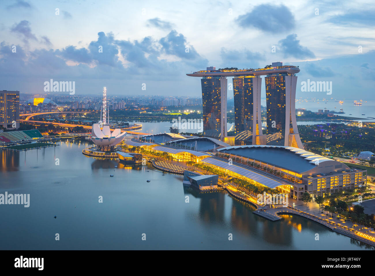 Singapore skyline harbor harbour hi-res stock photography and images ...