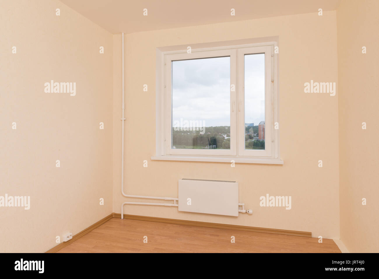 Empty room with window Stock Photo - Alamy
