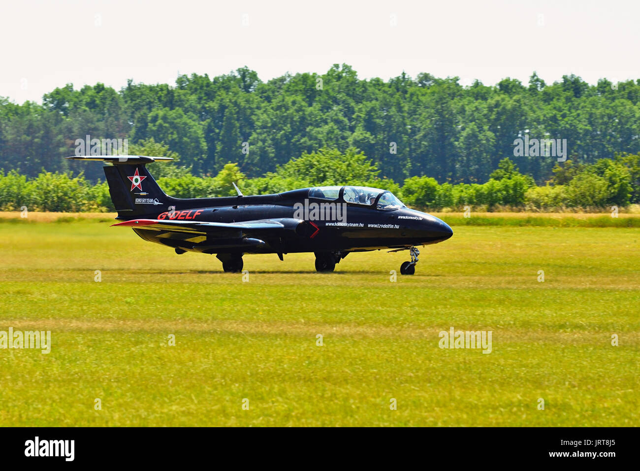 Grassy airport l 29 dolphin hi-res stock photography and images - Alamy