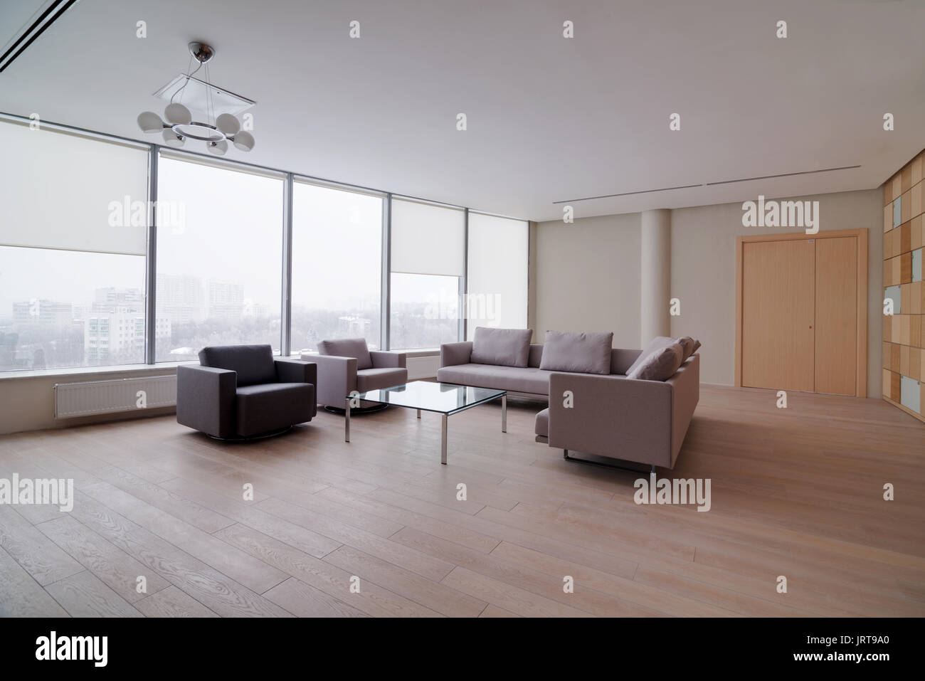 Modern office building interior Stock Photo - Alamy