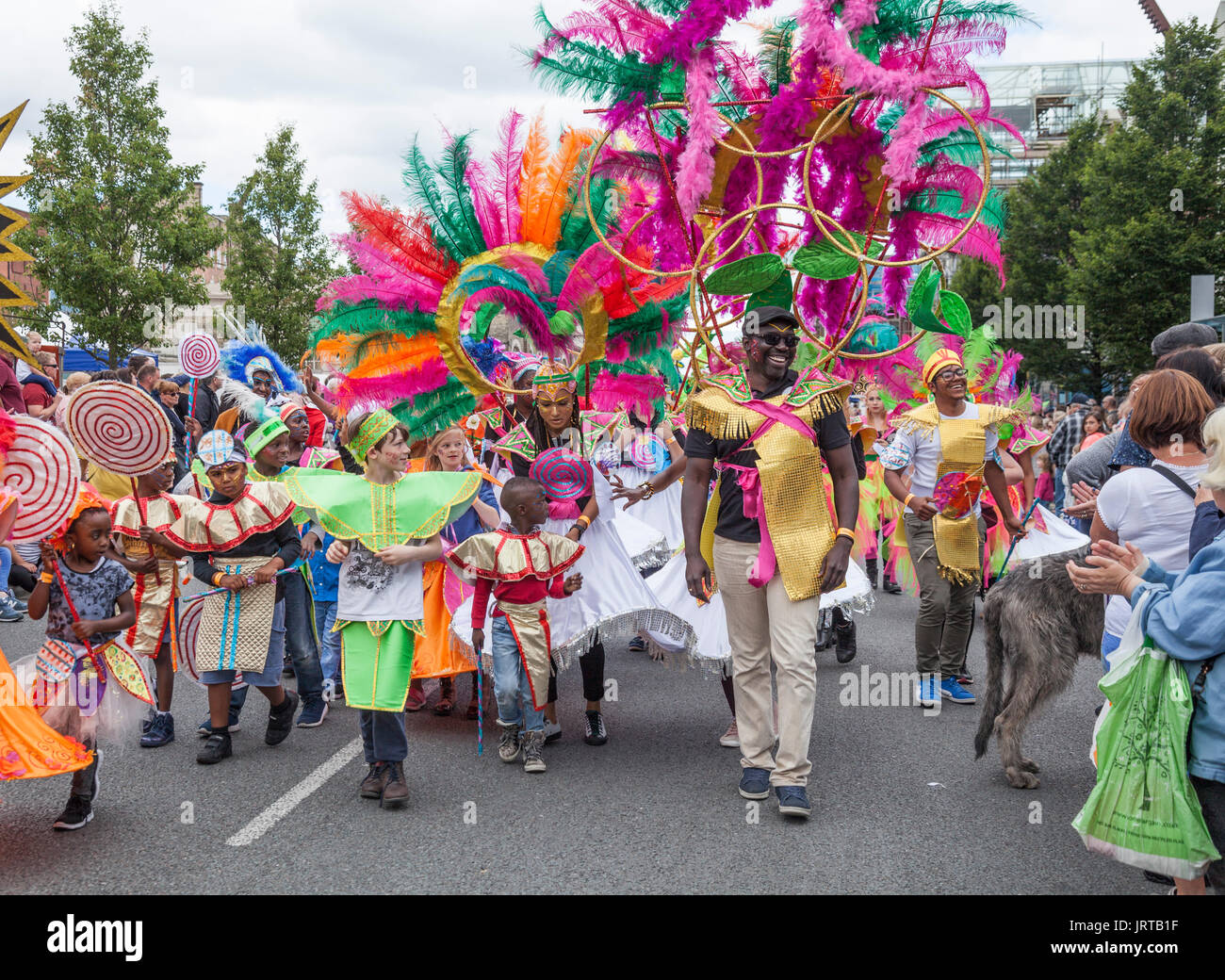 Dazzling outfits hi-res stock photography and images - Alamy