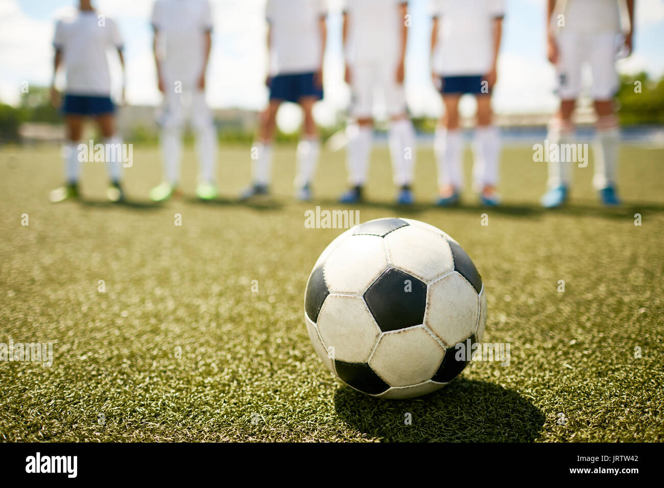 Row standing hi-res stock photography and images - Alamy