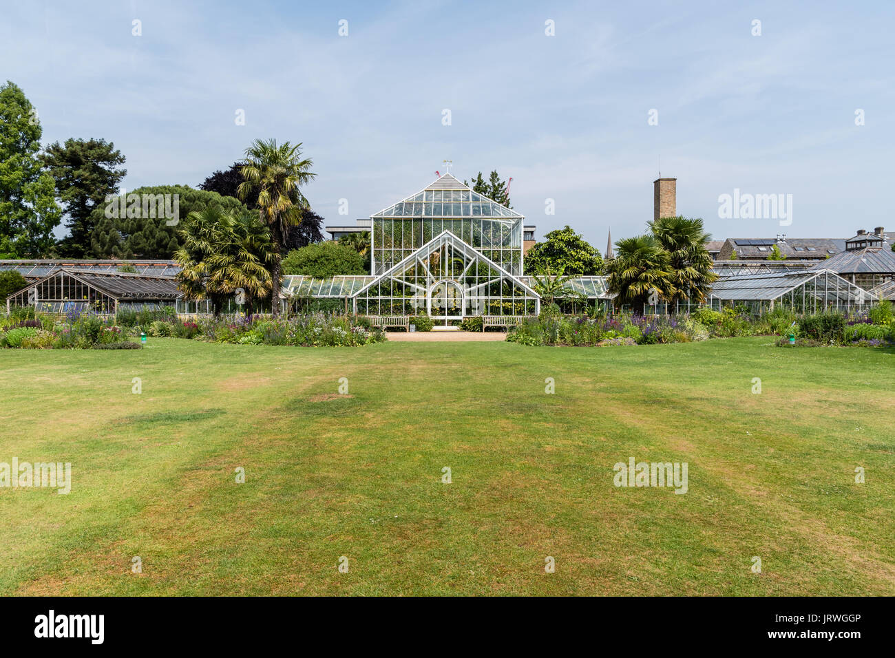 Cambridge university botanical gardens hi-res stock photography and ...