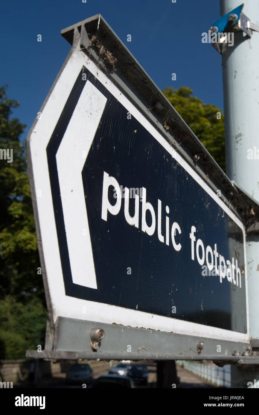 Public footpath signs hi-res stock photography and images - Alamy