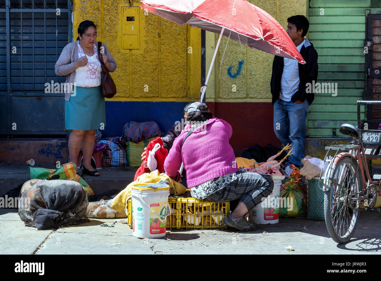 Street food vendor selling chicken hi-res stock photography and images ...