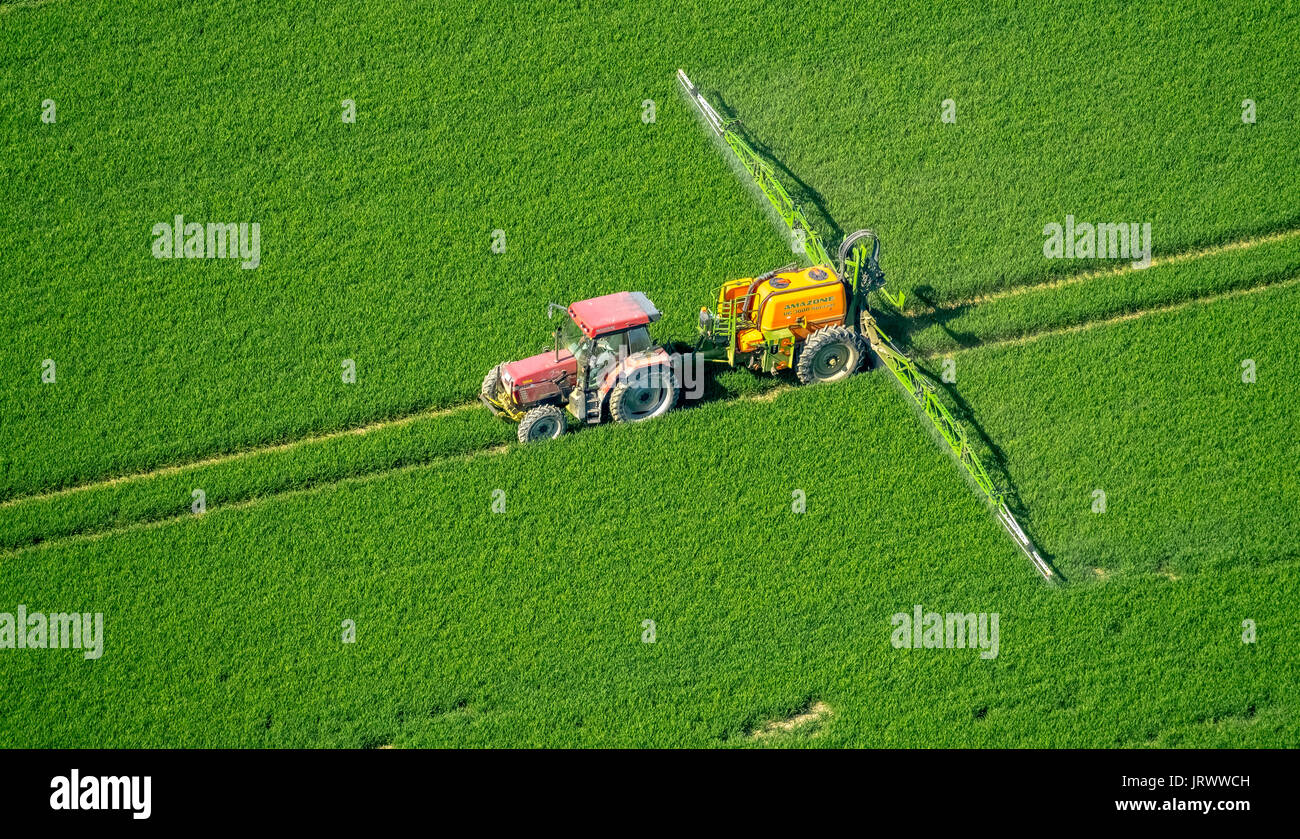 Aerial spraying hi-res stock photography and images - Alamy