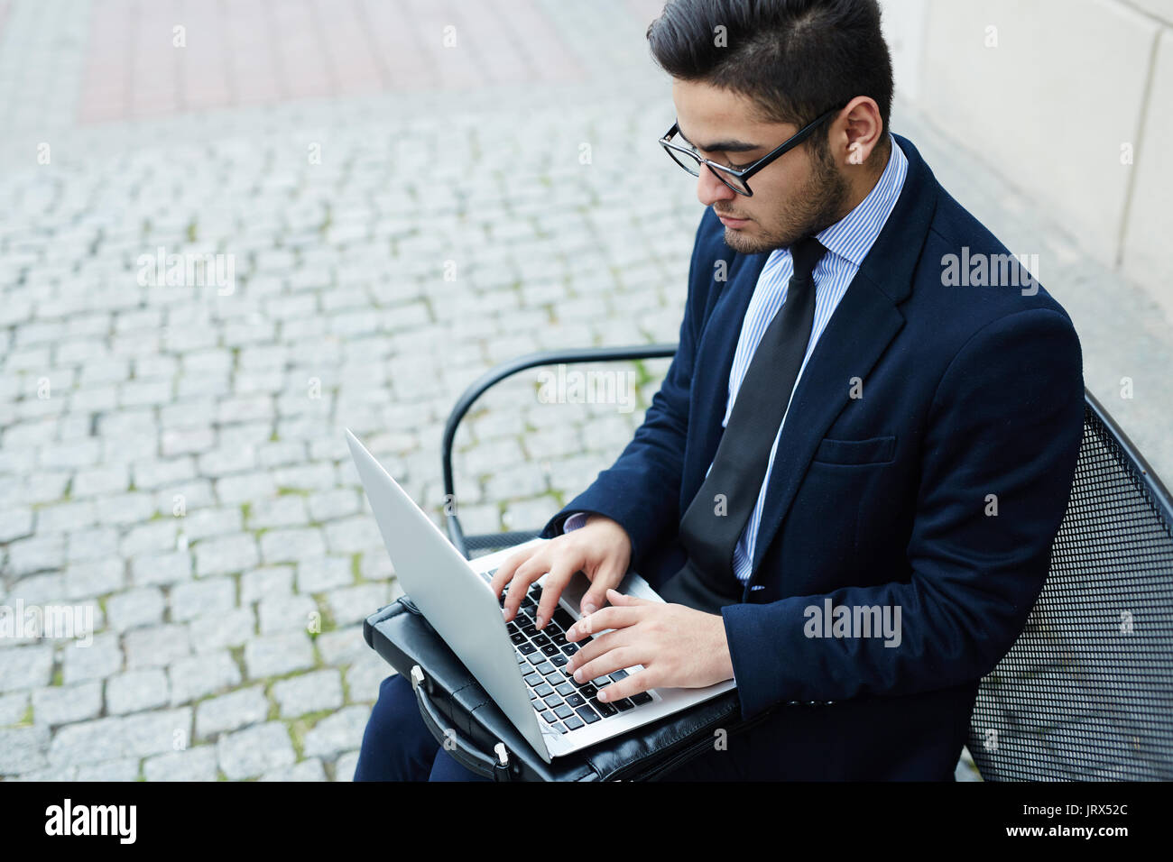 Browsing technology hi-res stock photography and images - Alamy
