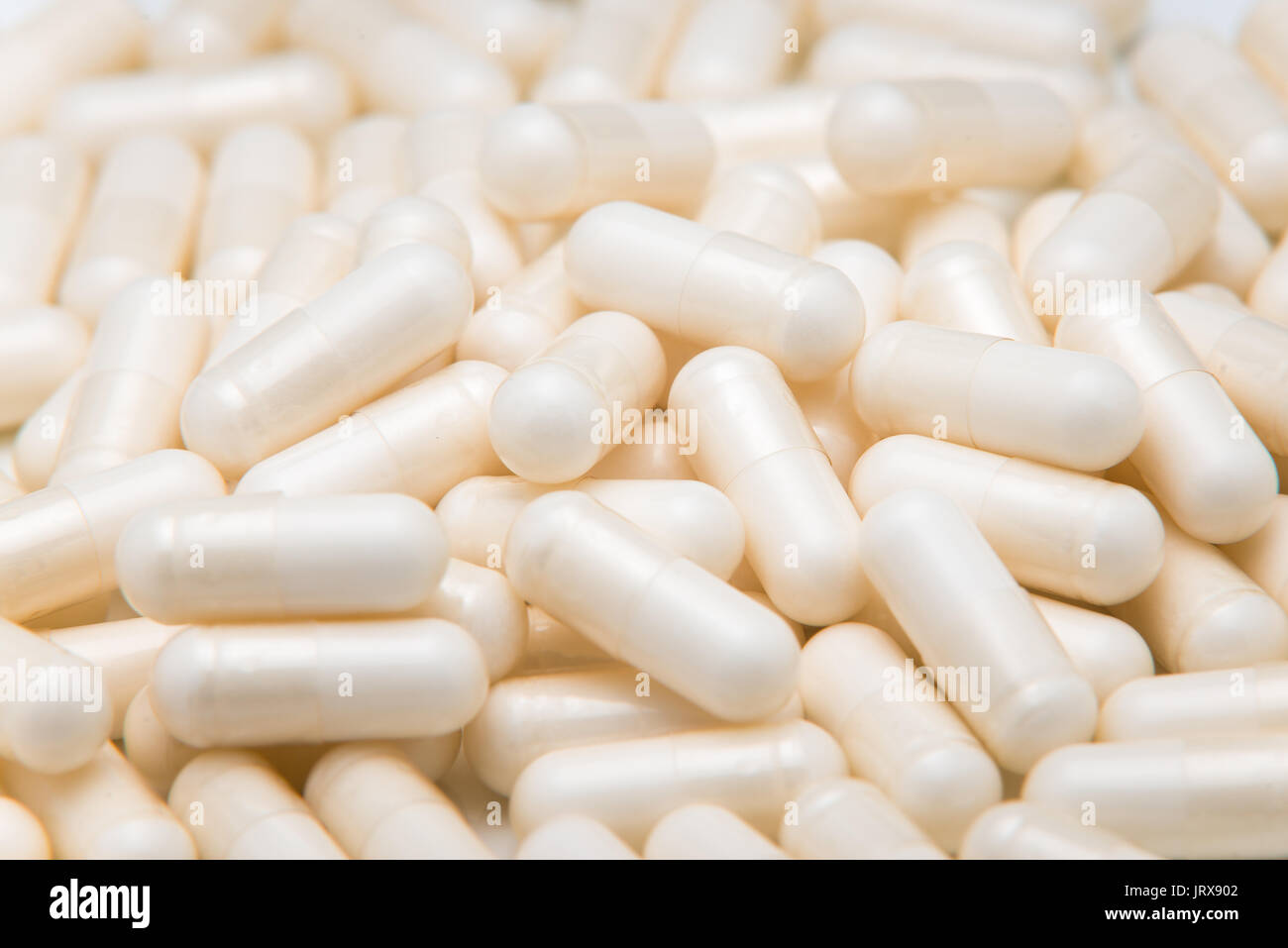 Pills pile hi-res stock photography and images - Alamy