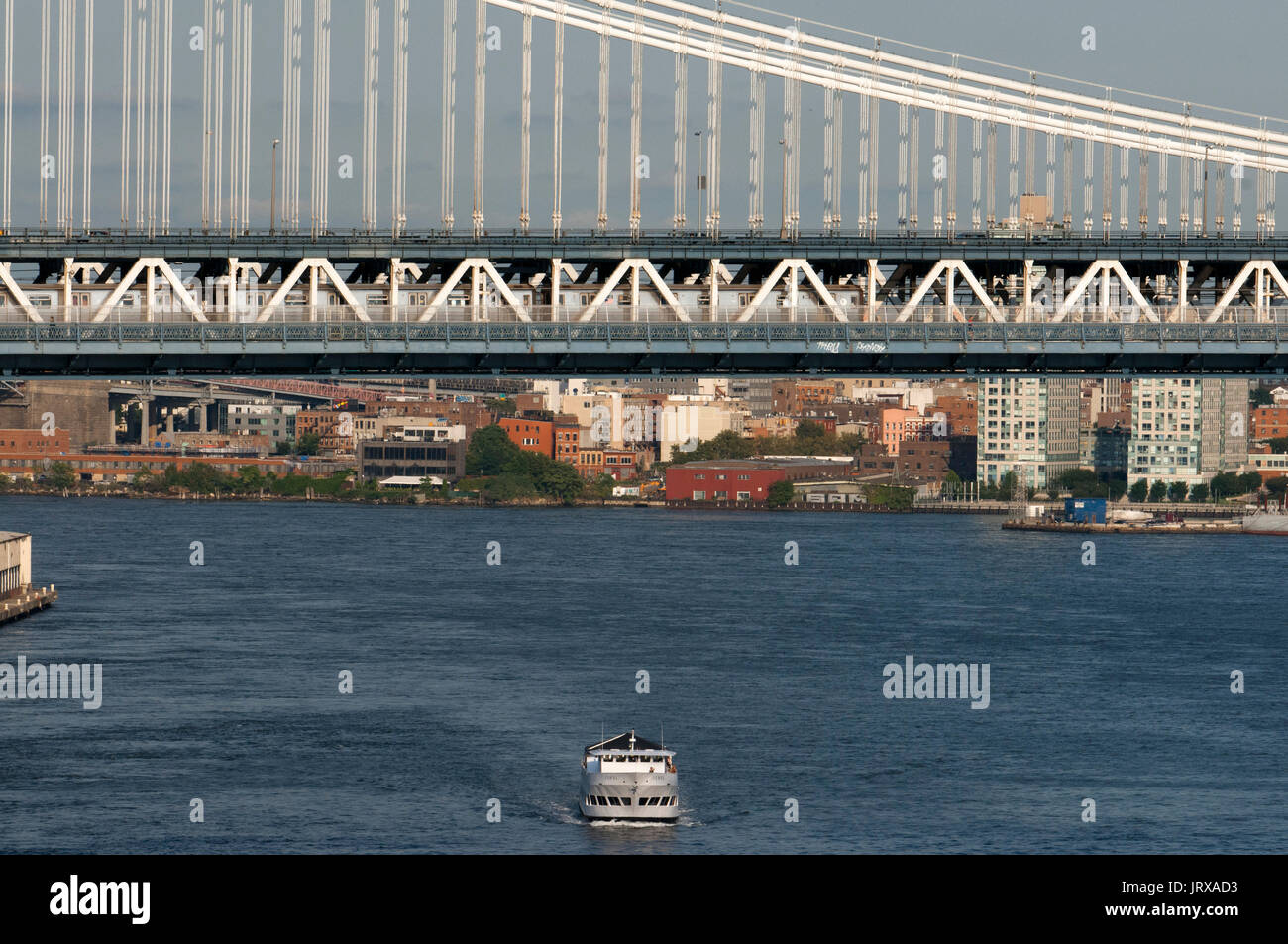 New york city bridges over east river hi-res stock photography and ...