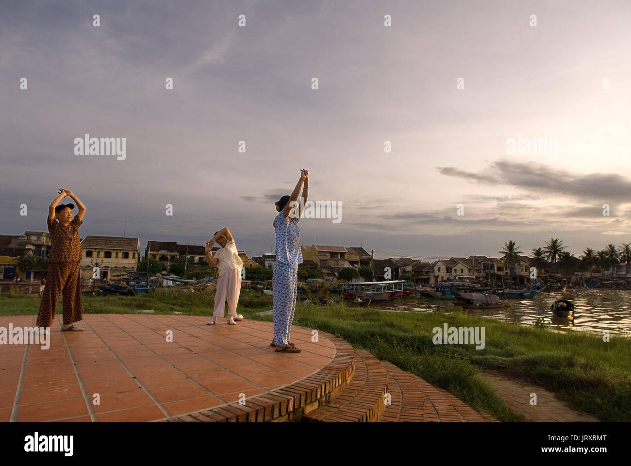 Vietnamese tai chi hi-res stock photography and images - Alamy