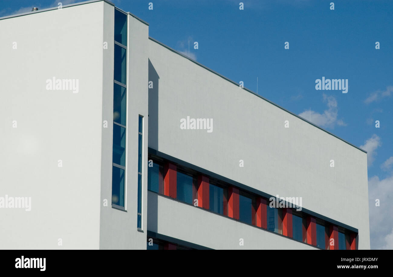 Modern office building red hi-res stock photography and images - Alamy