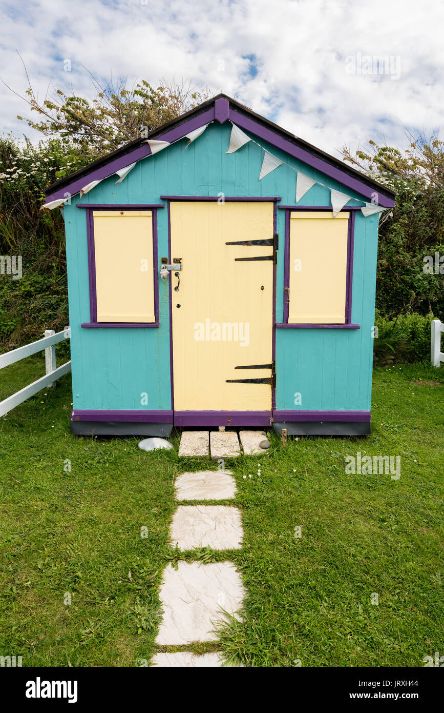 Beach side huts hi-res stock photography and images - Alamy