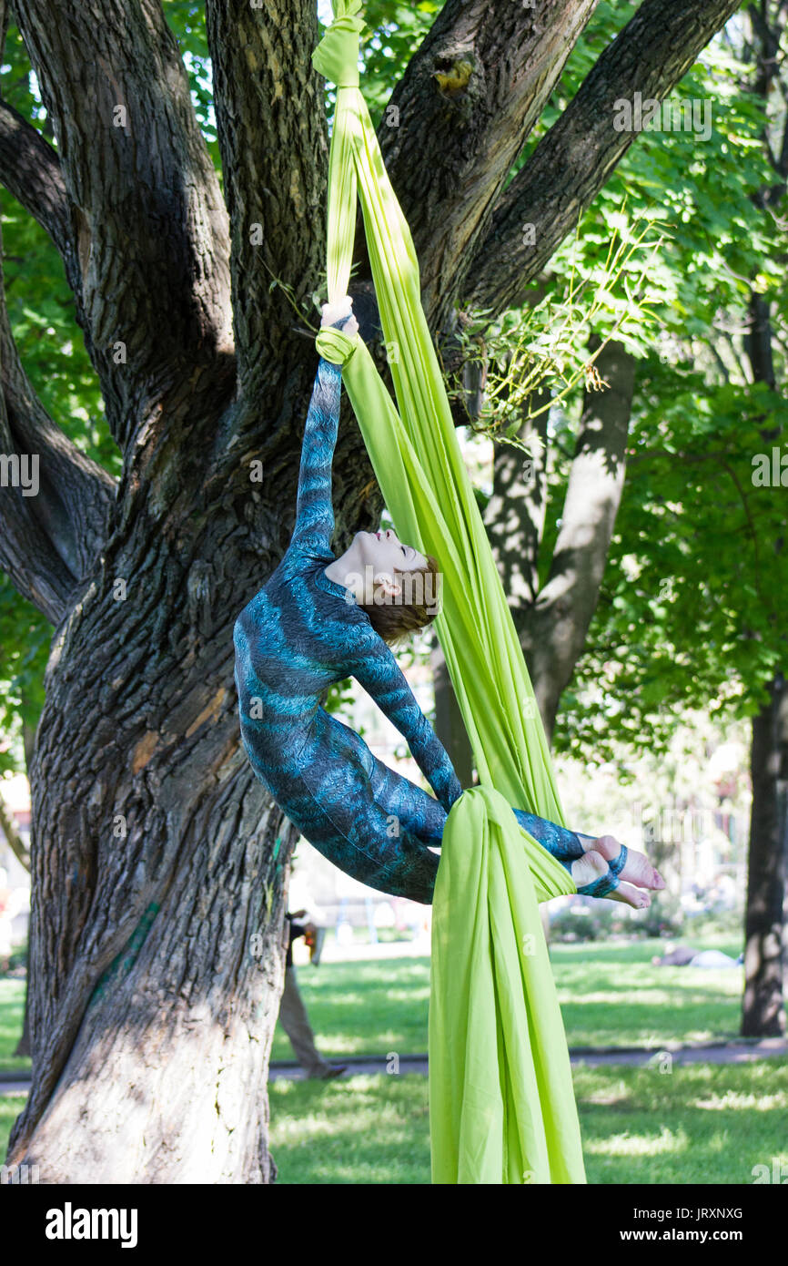 Aerial Silks High Resolution Stock Photography and Images - Alamy