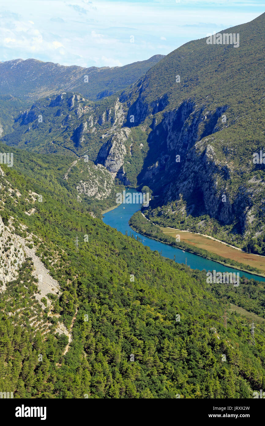 Stream of Cetina River through canyons and cliffs Stock Photo - Alamy