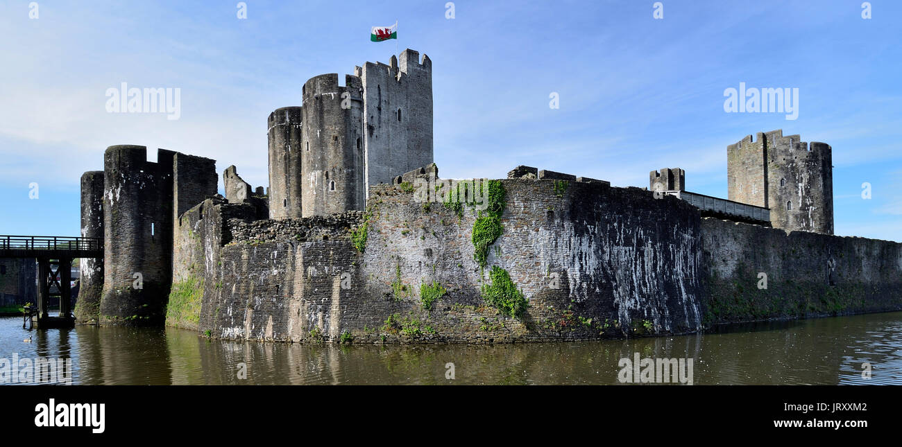 Caerphilly castle gatehouse hi-res stock photography and images - Alamy