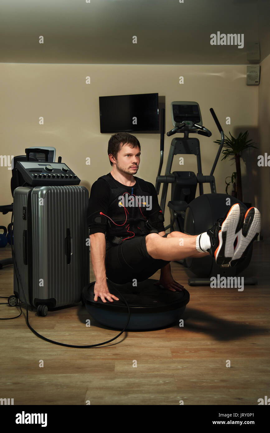 Man bridge gym ball hi-res stock photography and images - Alamy