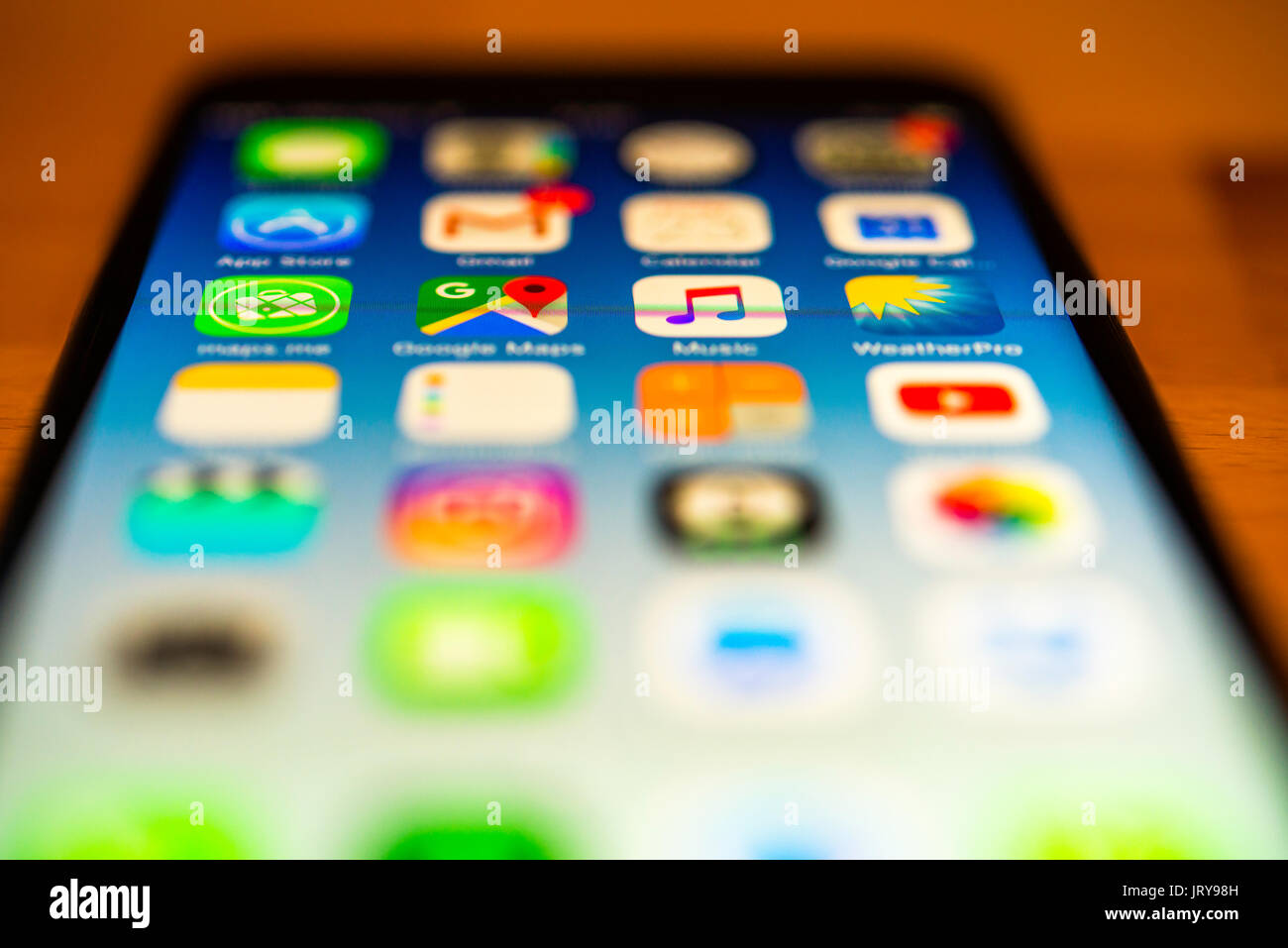 Apple table icon hi-res stock photography and images - Alamy