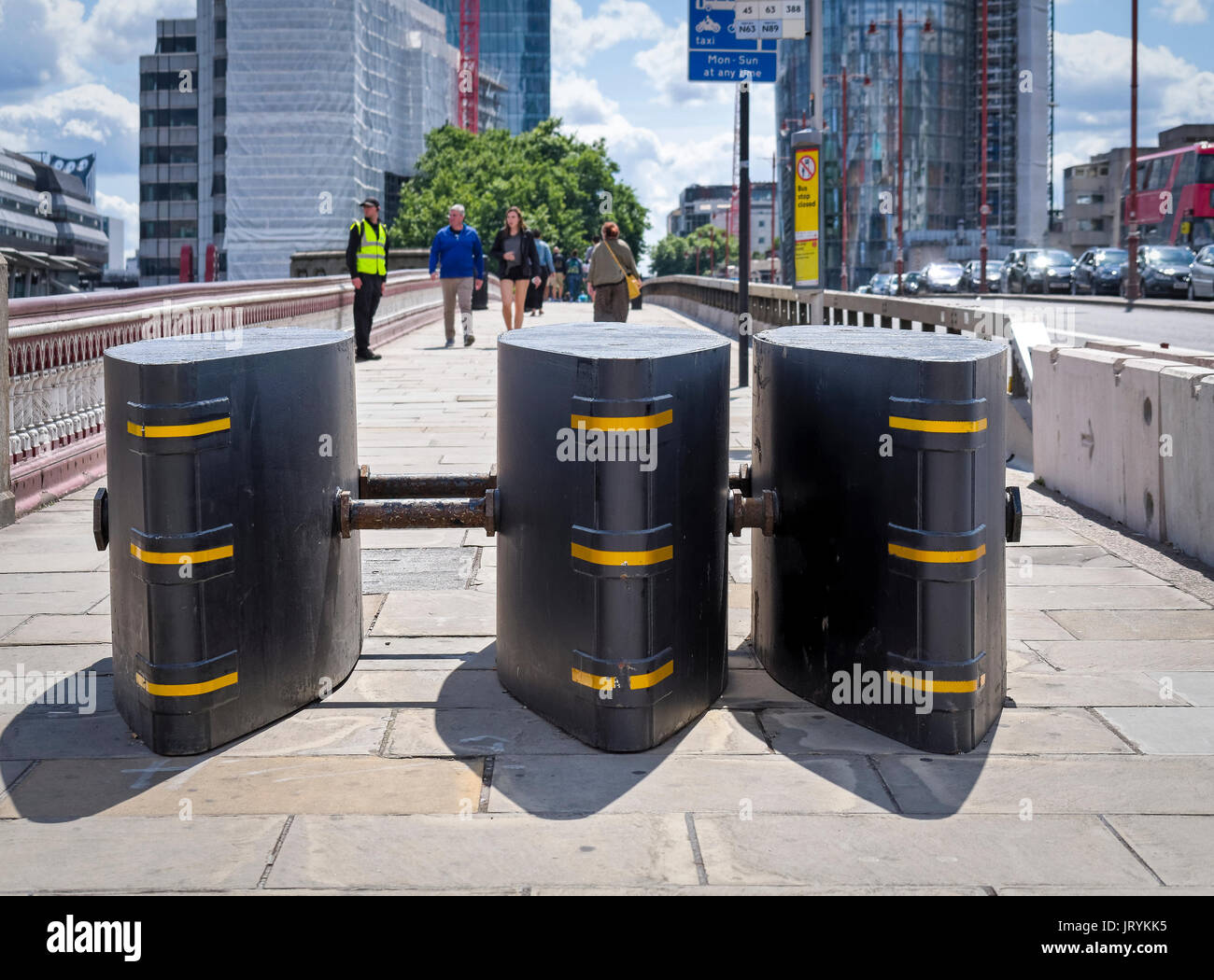 Concrete security barriers hi-res stock photography and images - Alamy