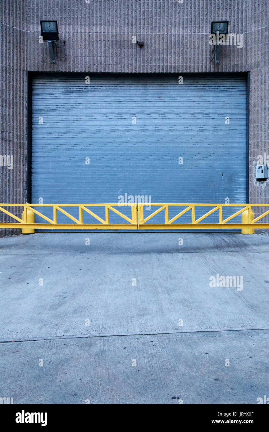 Lowered gate hi-res stock photography and images - Alamy