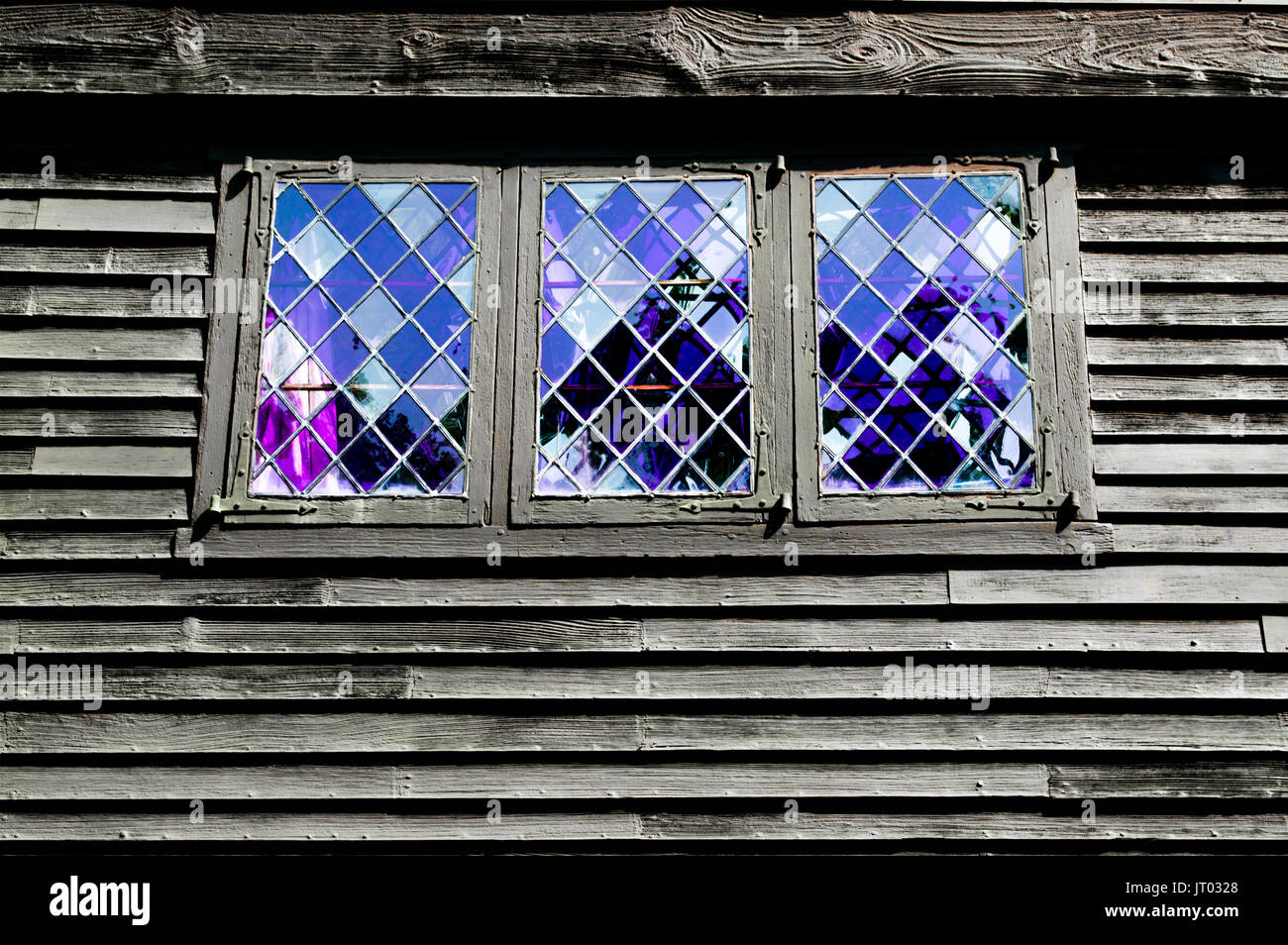 Diamond window panes hi-res stock photography and images - Alamy