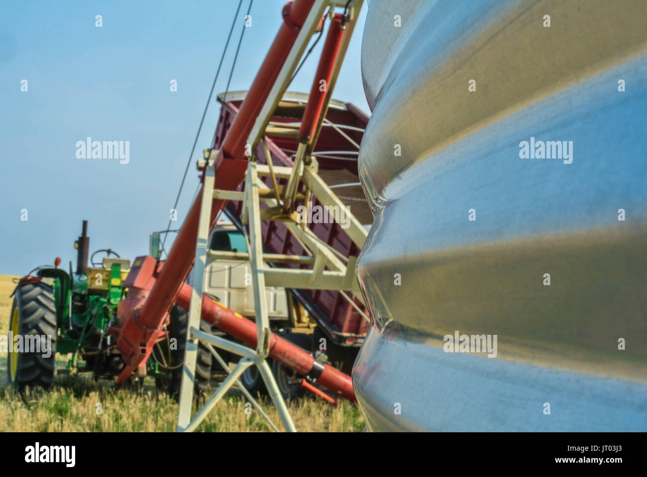 Grain bin hi-res stock photography and images - Alamy