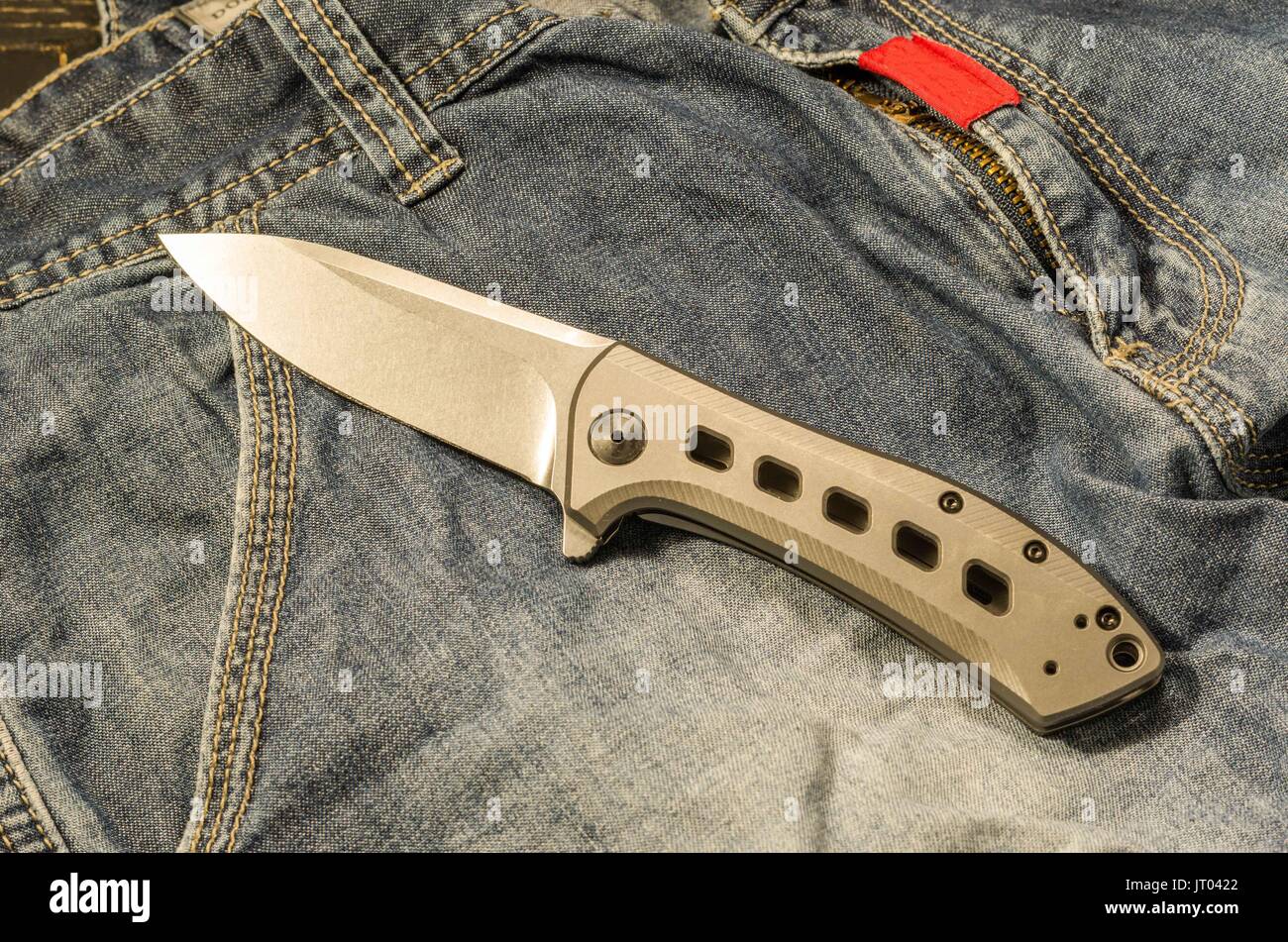 Folding knife with titanium handle. Lightweight knife handle. Titanium ...