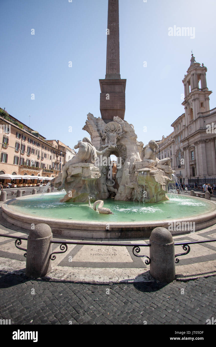 Gian Lorenzo Bernini, piazza Navona, Fontana dei quattro fiumi Stock ...